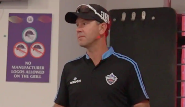 Ricky Ponting Hits by Grapes During 5th Ashes 2023 Test