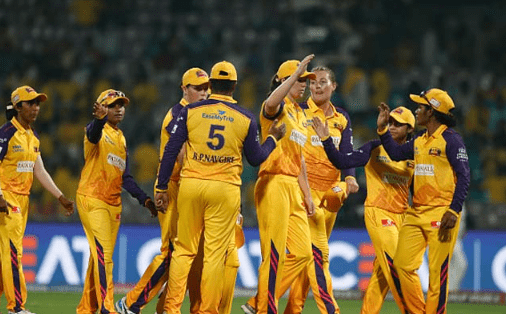 UP Warriorz Smashes 41 in Powerplay Against Gujarat in WPL 2025